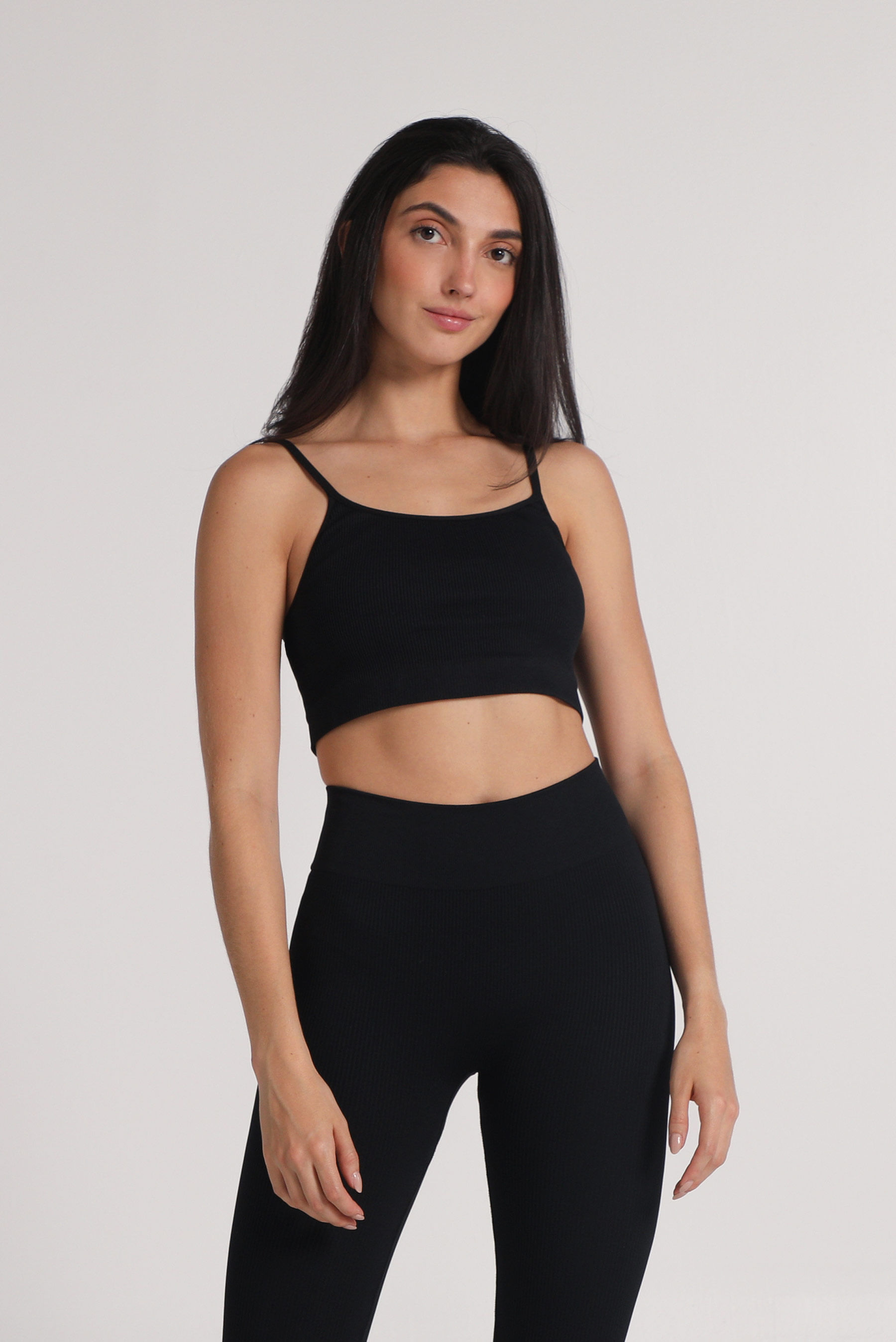 Croptop Negro Básico Bodies y tops para mujer